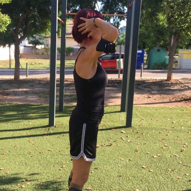 Flexión Abdominal by Xexu Lara - Ejercicio Cómo hacerlo - Skimble