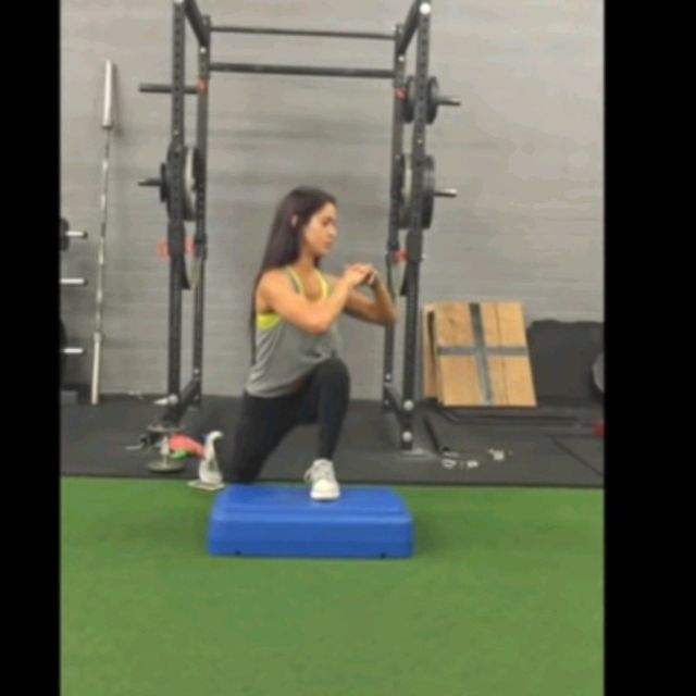 Step Back Twist Lunge by Amber A. - Exercise How-to - Skimble