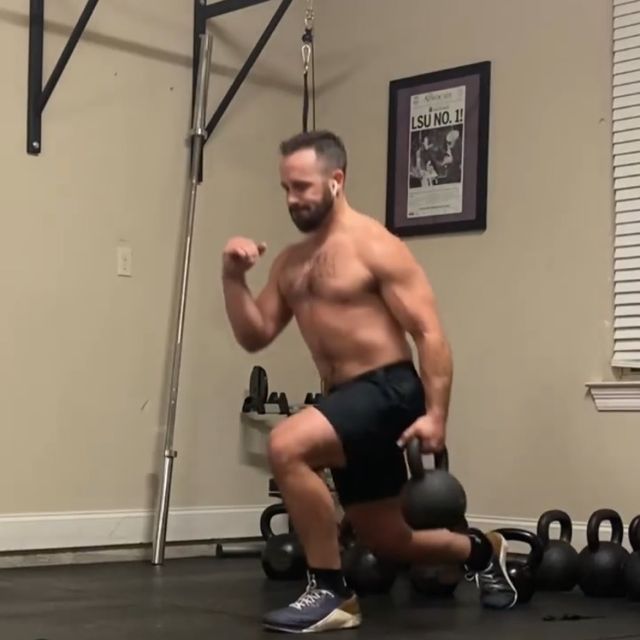 Switch At The Top Reverse Lunge - Exercise How-to - Skimble