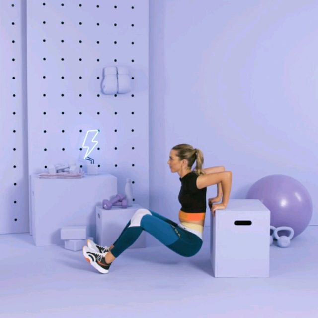 Tricep Dip with Knee Tuck by Patrick B. - Exercise How-to - Skimble