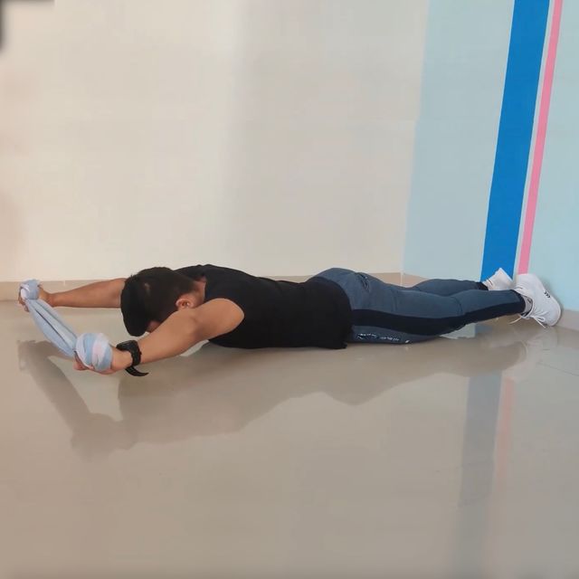 Lying Towel Pull Downs - Exercise How-to - Skimble