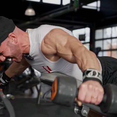 Alternating Mountain Climber on Bench by Gas Zeal 🌱 - Exercise How-to ...