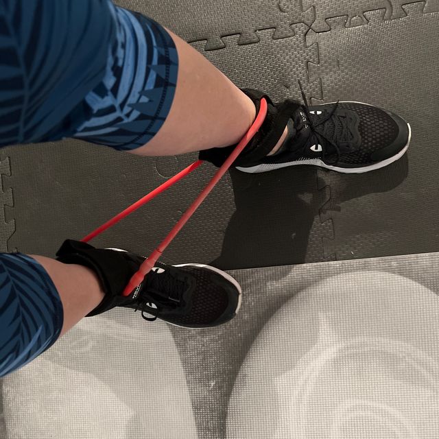 Diagonal Walks With Ankle Bands by Deb W. - Exercise How-to - Skimble