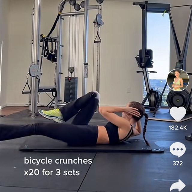 Bycicle Crunches by Isabella Vivas - Exercise How-to - Skimble