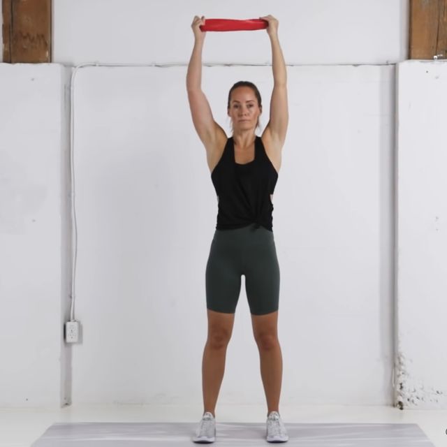 Mini Band Lat Pull Downs by Ömer Köseoğlu - Exercise How-to - Skimble