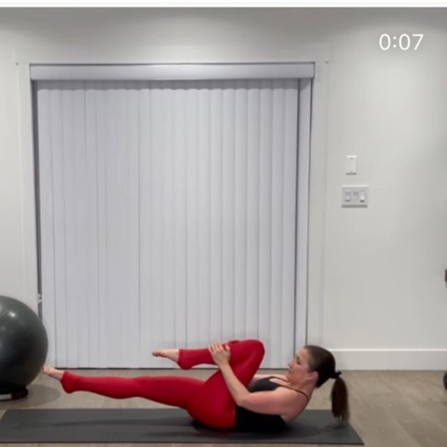 Single Leg Tuck by Rushfitness 💪🏽 - Exercise How-to - Skimble