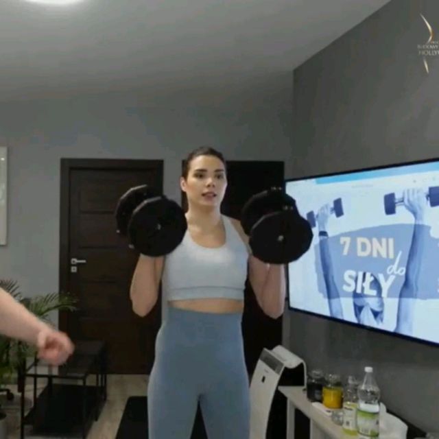 Biceps I Wyciskanie Sztangielek by Agnieszka Bianka S. - Exercise How ...