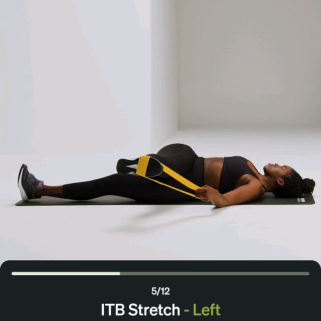 ITB Stretch With Band - Left - Exercise How-to - Workout Trainer by Skimble