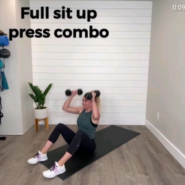 Crunch with dumbbells by Susanne H. - Exercise How-to - Skimble