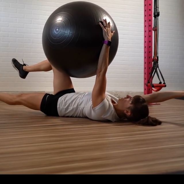 Dead Bug - Exercise How-to - Workout Trainer by Skimble