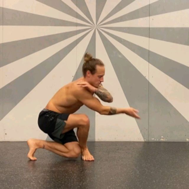 Step Behind by Alex 🌊. - Exercise How-to - Skimble