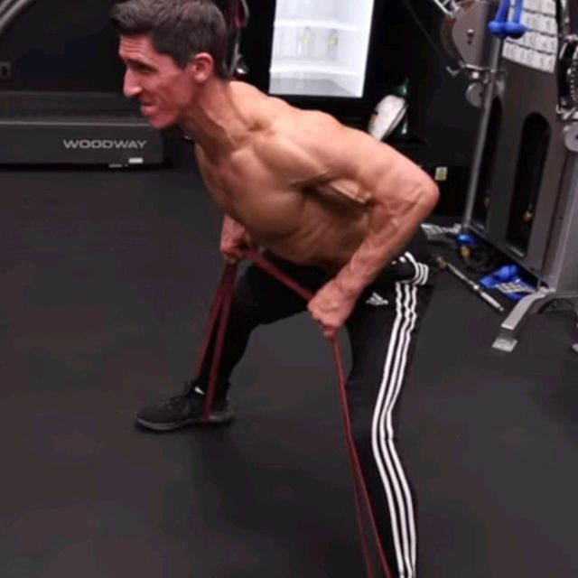 Band Bell Rows by Frank Roodenburg - Exercise How-to - Skimble