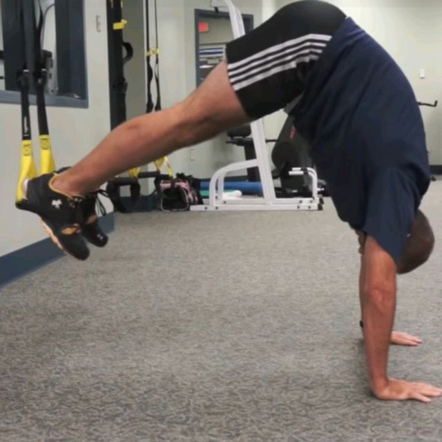 TRX Leg Extension by Frank Roodenburg - Exercise How-to - Skimble