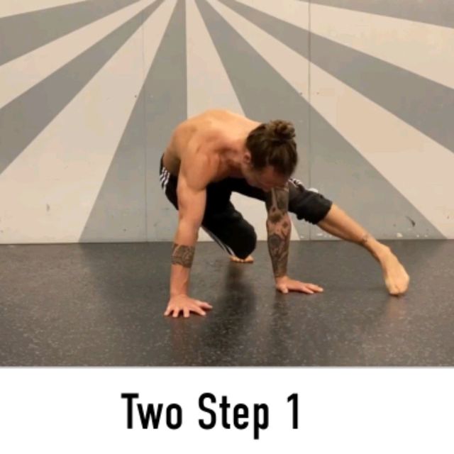 Two Step by Alex 🌊. - Exercise How-to - Skimble Workout Trainer