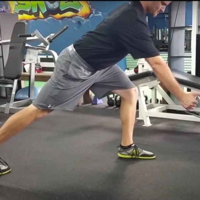 Cable Split Stance Row by Gabi Wolosik - Exercise How-to - Skimble