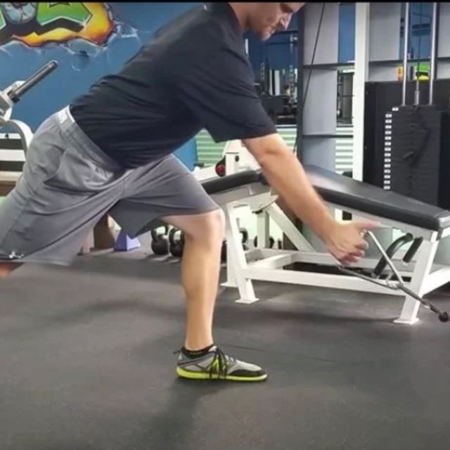 Cable Split Stance Row by Gabi Wolosik - Exercise How-to - Skimble