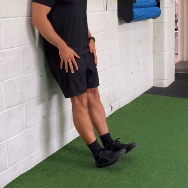 Tibialis Raises by Ömer Köseoğlu - Exercise How-to - Skimble