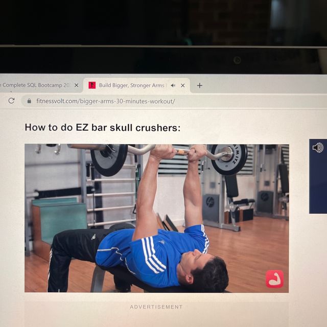 EZ Bar Skull Crusher by Ryan R. - Exercise How-to - Skimble