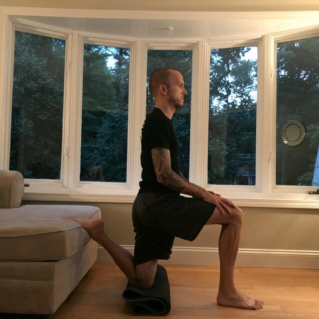 Couch Stretch by Kristine Norton - Exercise How-to - Skimble