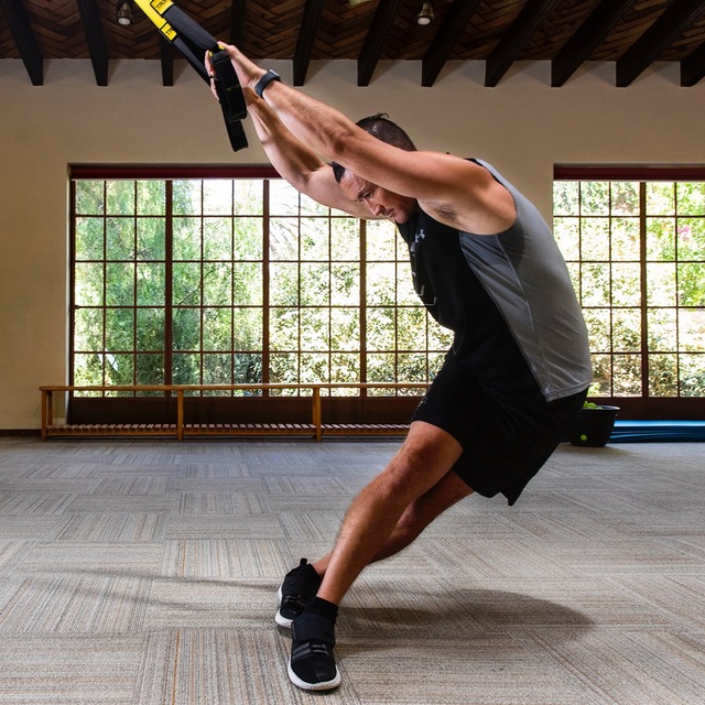 Trx Left Side Stretch por Elliott Konieczka - Ejercicio Cómo hacerlo ...