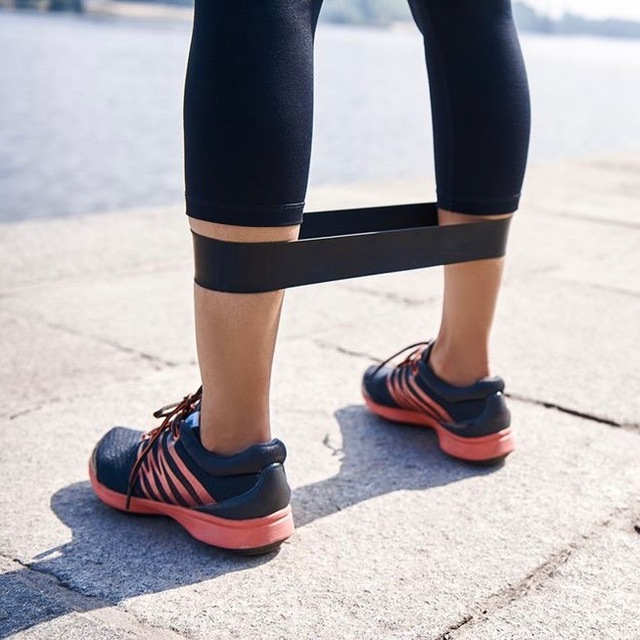Short band below knees by Ömer Köseoğlu - Exercise How-to - Skimble