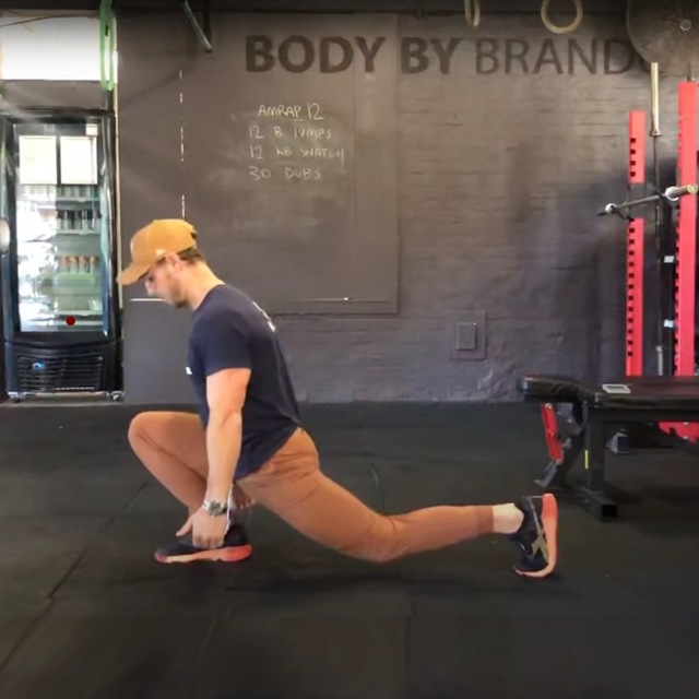 Knee over toe lunge (R) by Ömer Köseoğlu - Exercise How-to - Skimble