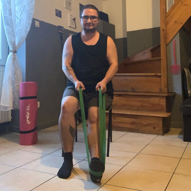 ÉTIREMENTS DES MOLLETS GAUCHE (POSITION ASSISE) by Matéo P. - Comment ...