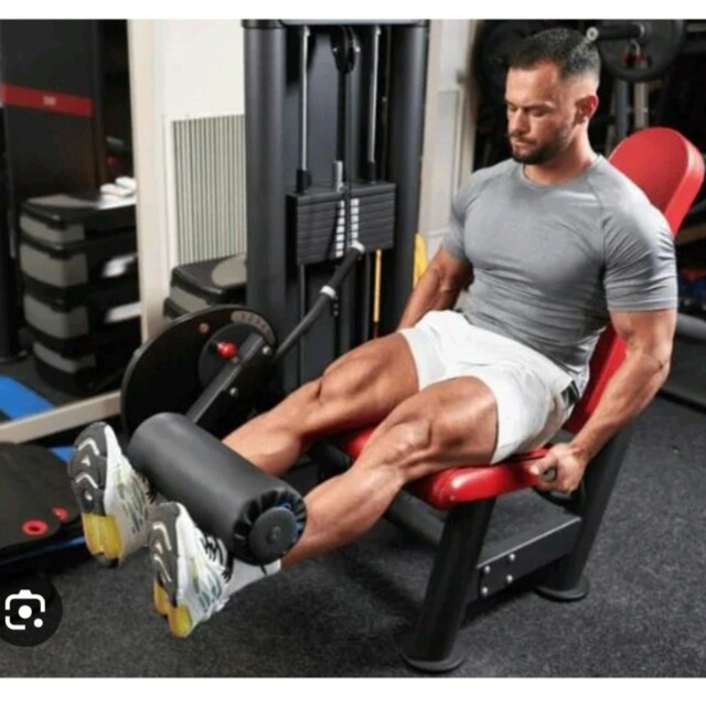 Leg Extensions by Oj Williams - Exercise How-to - Skimble