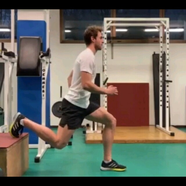 BULGARIAN SPLIT SQUAT by Timon Jona Martin - Exercise How-to - Skimble