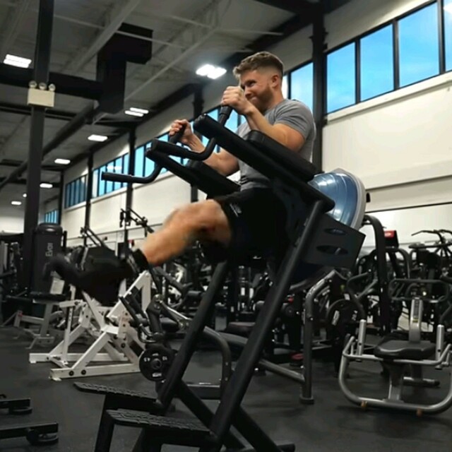 Roman Chair Leg Raise by Martin G - Exercise How-to - Skimble