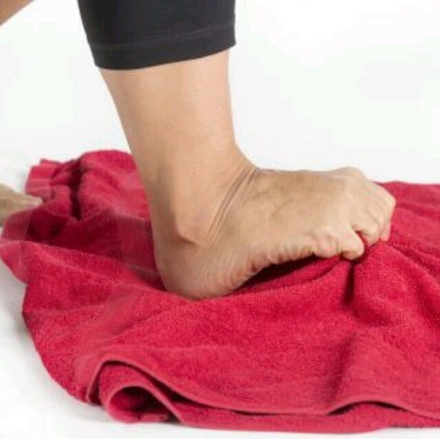 Towel Grabs by Allan B. - Exercise How-to - Skimble