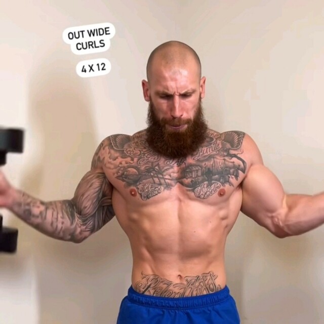 Out Wide curls by Kc H. - Exercise How-to - Skimble