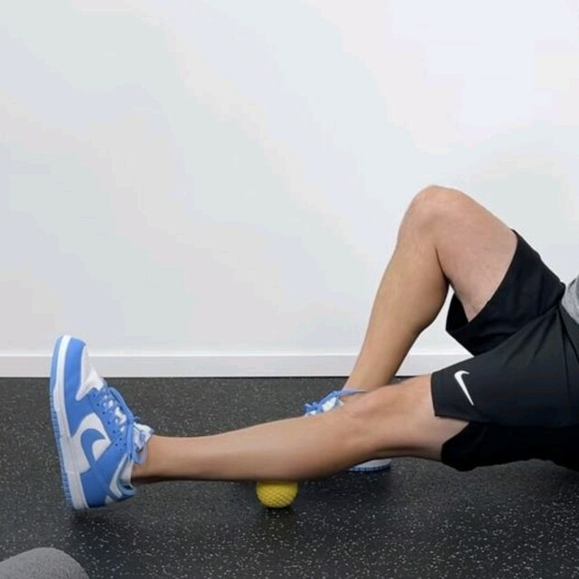 Roll Ball by Allan B. - Exercise How-to - Skimble Workout Trainer