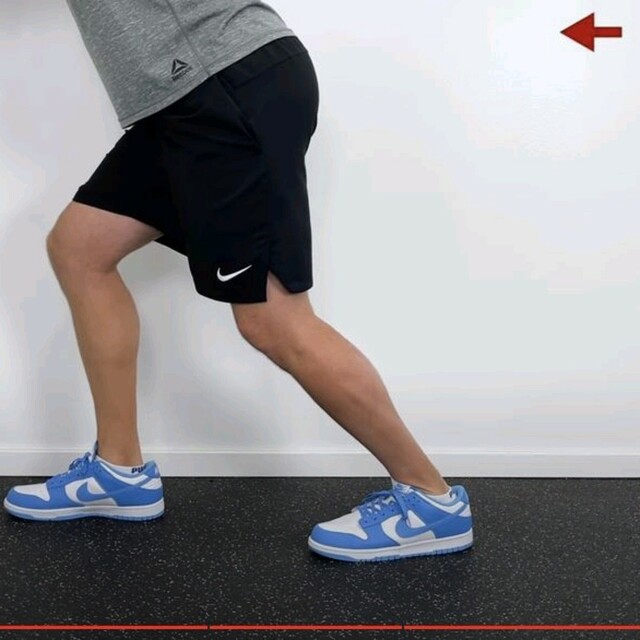 Soloeus Stretch by Allan B. - Exercise How-to - Skimble