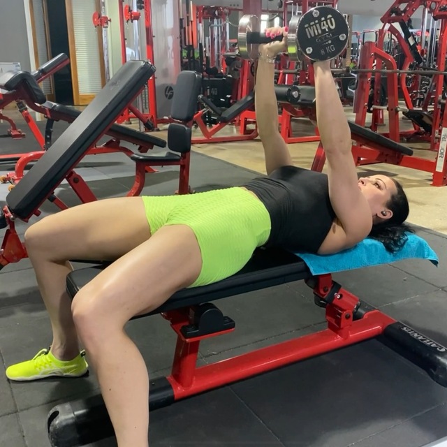 Close Grip Dumbbell Bench Press by Fifi J. - Exercise How-to - Skimble