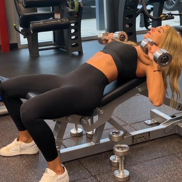 Low Incline DB Chest Press On Bench by Fifi J. - Exercise How-to - Skimble
