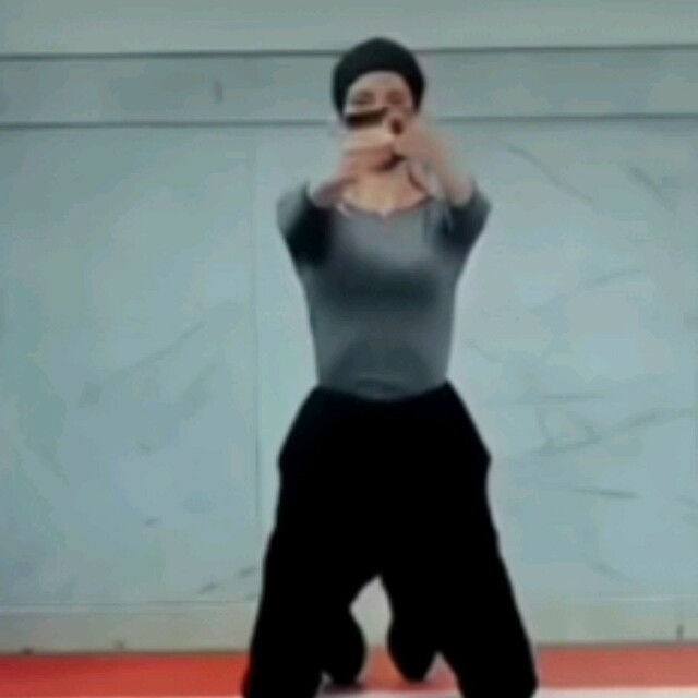 Triangular Double Arm Raise by Candice M. - Exercise How-to - Skimble