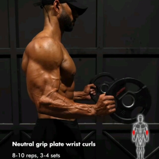 Neutral Grip Plate Wrist Curls por Martel Berry - Ejercicio Cómo ...