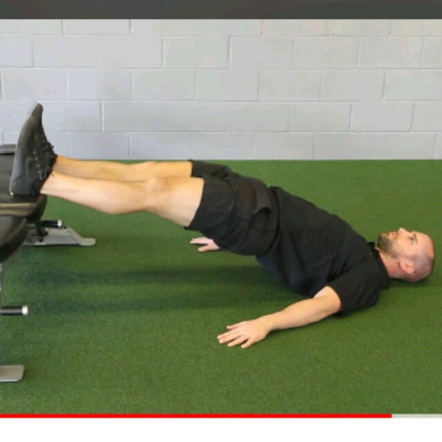 Elevated feet straight leg bridge by Francisco Perez - Ejercicio Cómo ...