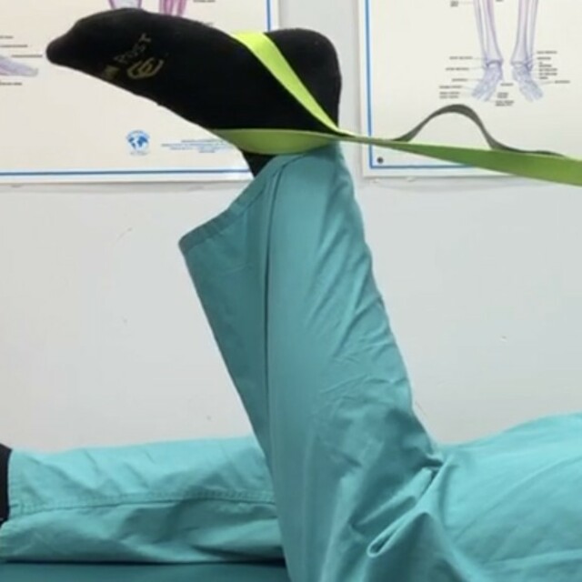 Knee Flexing#3 by Allan B. - Exercise How-to - Skimble