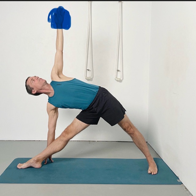 Triangle With Ball by James Cummings - Exercise How-to - Skimble