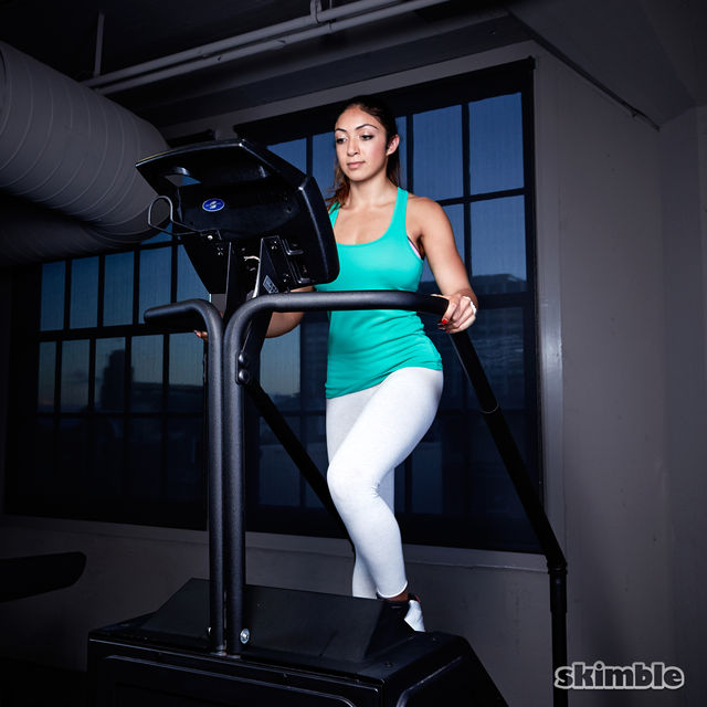 Warm Up Stair Steps - Exercise How-to - Skimble Workout Trainer