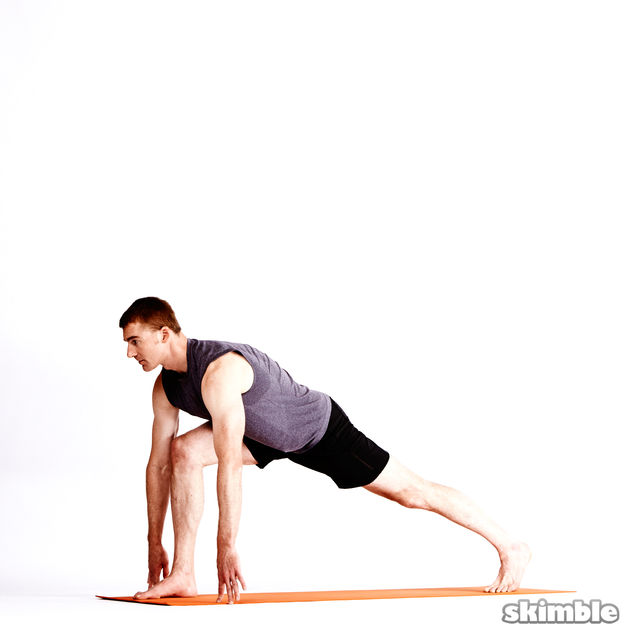 Right Warrior 1 with Eagle Arms - Ejercicio Cómo hacerlo - Skimble