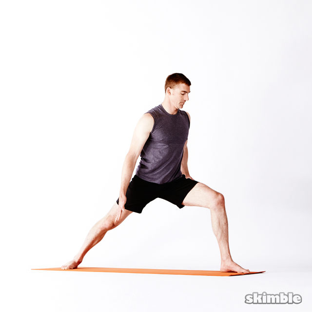 Left Warrior 1 with Eagle Arms - Ejercicio Cómo hacerlo - Skimble