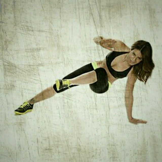 Hip Heist Push-Up - Exercise How-to - Workout Trainer by Skimble