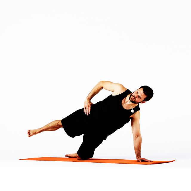 Right Low Kick Backs - Exercise How-to - Skimble Workout Trainer