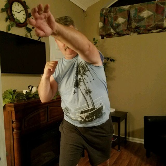 Block/Hook/Knee Right 通过 James W. - 锻炼方法 - Skimble