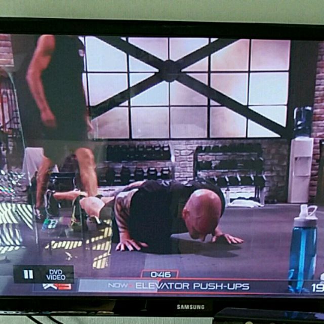 Elevator Push Ups by Nick R. - Exercise How-to - Skimble