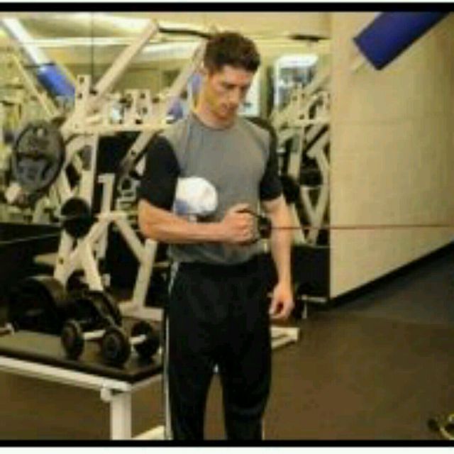 Rotator Cuff Tubing ER por Tony S. - Ejercicio Cómo hacerlo - Skimble