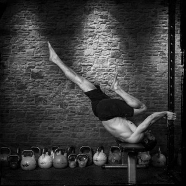 One Leg Dragon Flag by Sam Stitt - Exercise How-to - Skimble